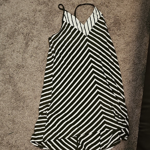 Laila Jayde | Dresses | Laila Jayde Olive Green And White Asymmetrical ...